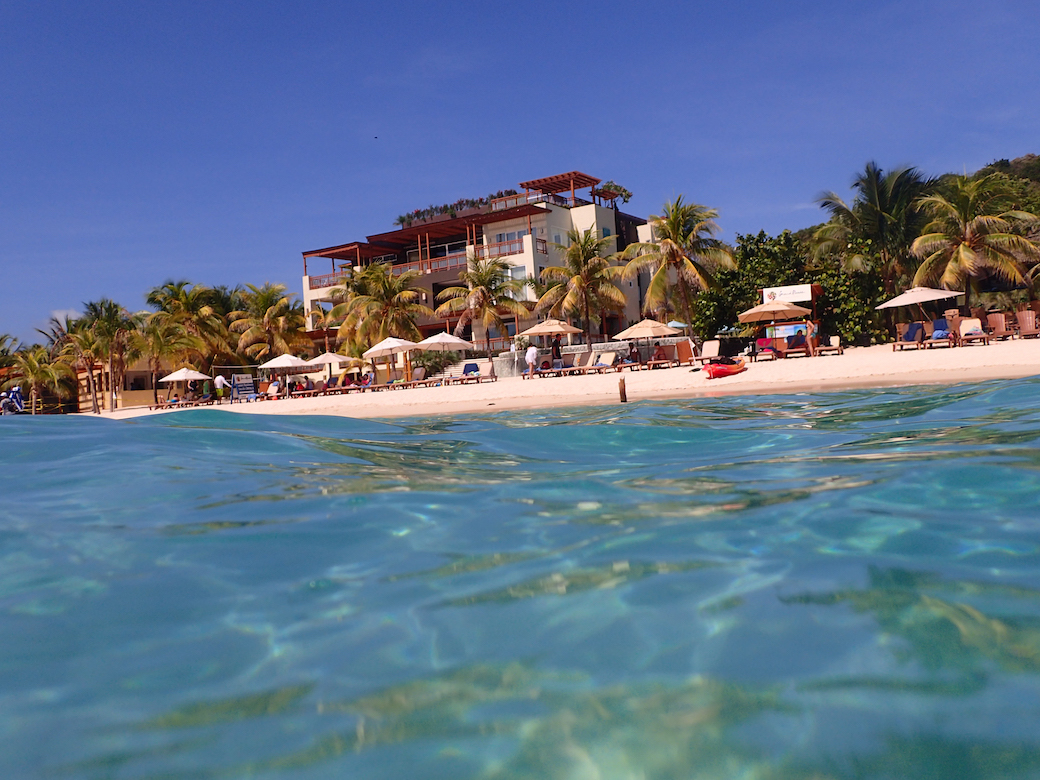 Grand Roatan Caribbean Resort Review - UponArriving