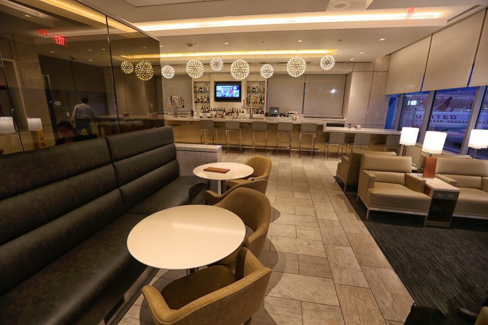 United Premier Gold Status Review: (Benefits, Upgrades, Lounges) [2020 ...