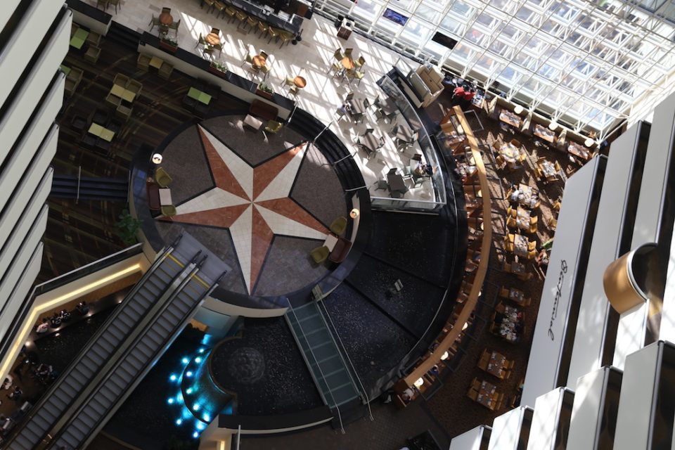 12 Ways to Get a Free Night Stay at a Hotel [2020] - UponArriving