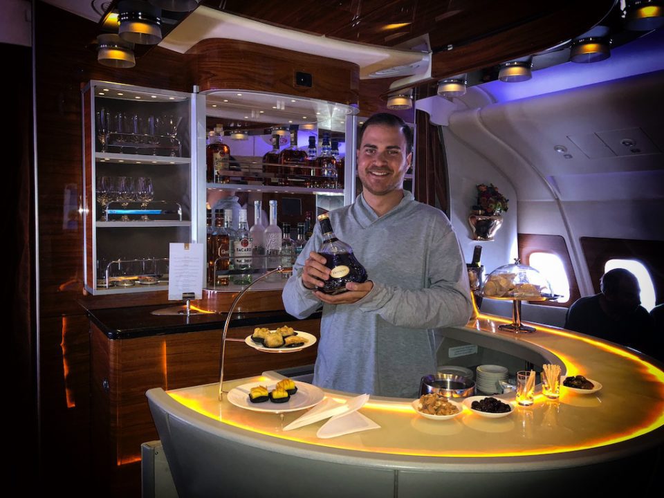 The Best Bars & Lounges on Airplanes (A380s, 777s, & More) [2020 ...