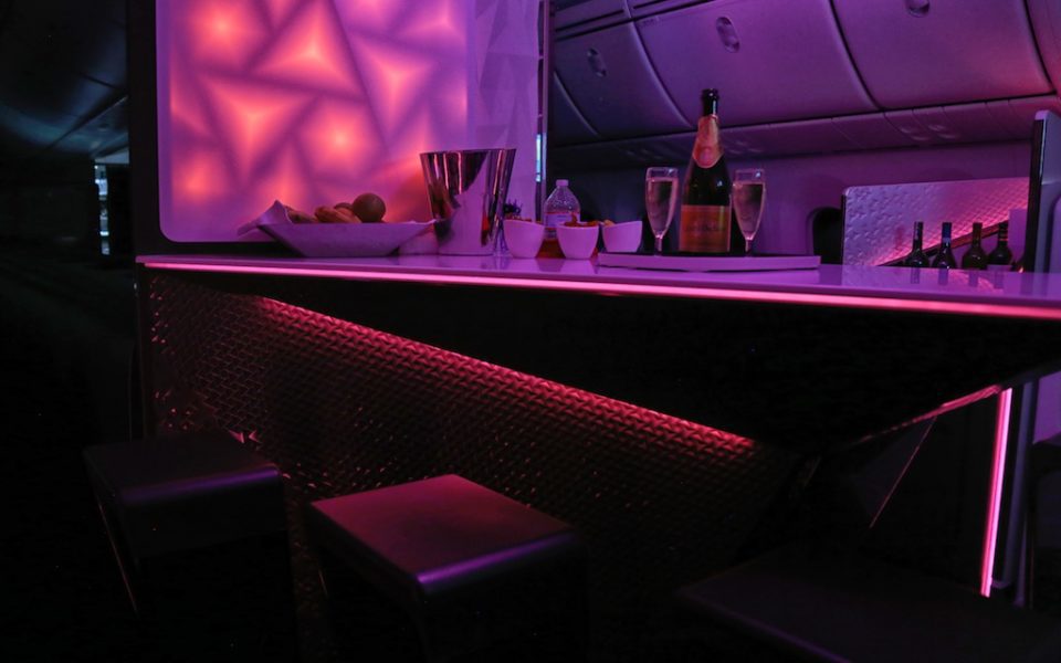 The Best Bars & Lounges on Airplanes (A380s, 777s, & More) [2020 ...