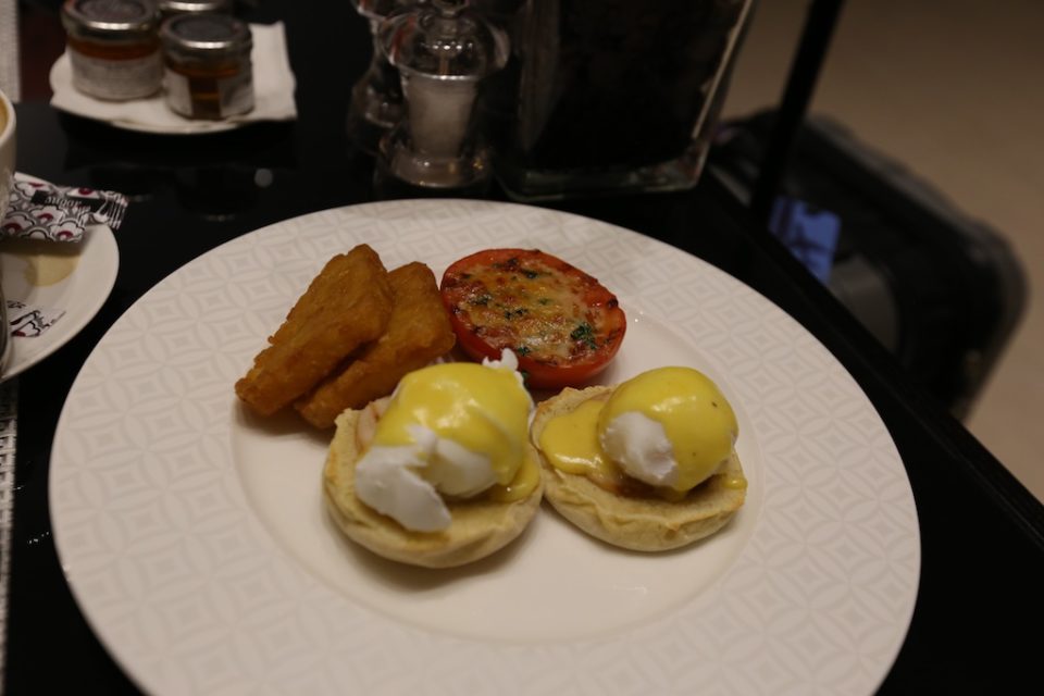 Qatar Airways First Class Al Safwa Lounge at Doha (DOH) Review ...