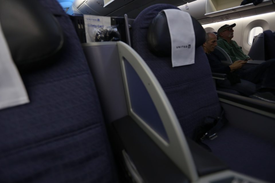 United Airlines Global Services Review: (Qualifications, Benefits ...