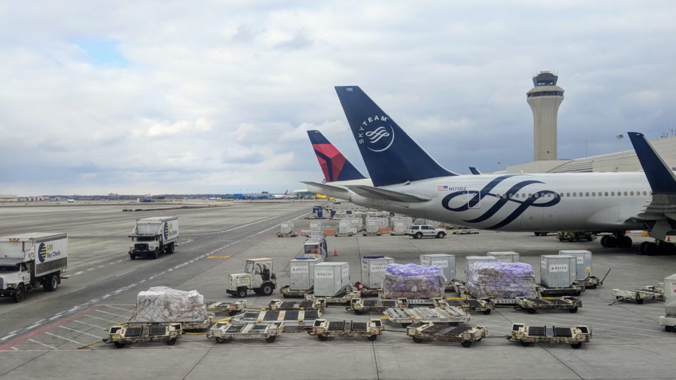 Delta Sky Club Guide: (Access & List of Locations) [2022] - UponArriving