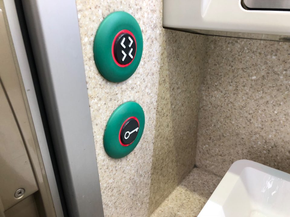 Trenitalia First Class/Executive Frecciarossa 1000 Review (Rome to ...