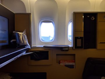 ANA 777 First Class Suites Review (ORD to HND) [2021] - UponArriving