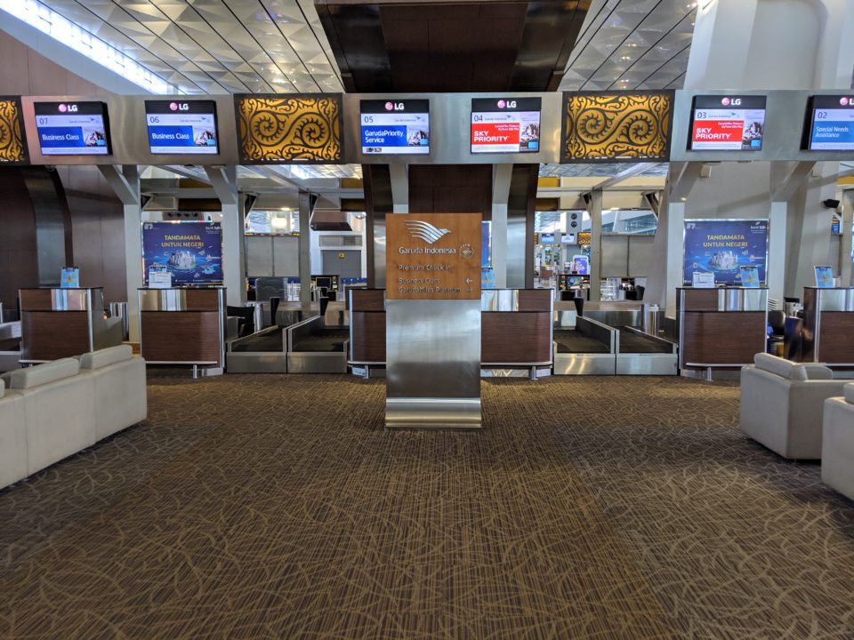 Garuda Indonesia 777 Business Class Review (CGK to LHR) [2021 ...