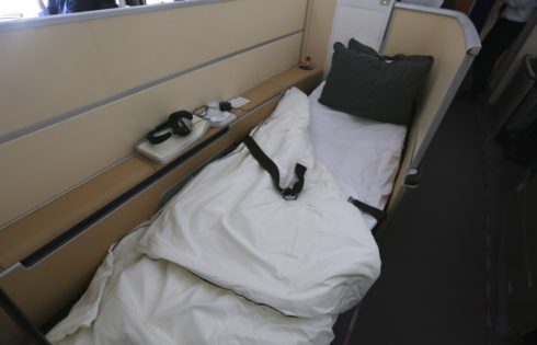 Lufthansa First Class bedding 3 - UponArriving