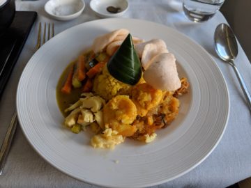 Garuda Indonesia 777 Business Class Review (CGK to LHR) [2019 ...