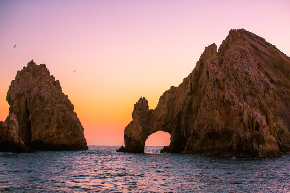 Cabo vs Cancun: Which is Better for You? - UponArriving