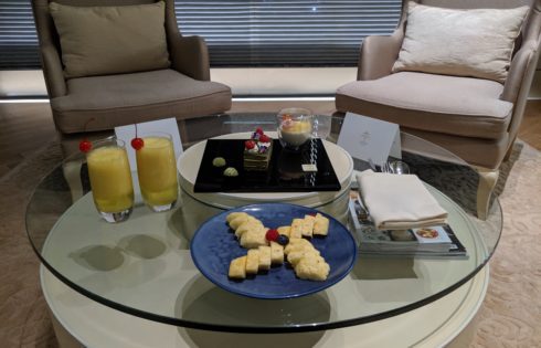 ambassador elite cake - UponArriving