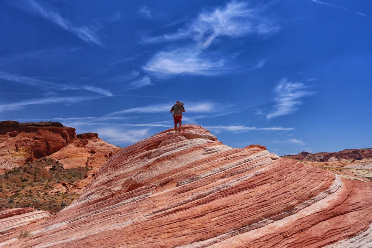 Desert Clothing Ultimate Guide [2020] - UponArriving