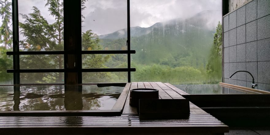 Ultimate Guide to Onsens (Japanese Bathhouses) - UponArriving