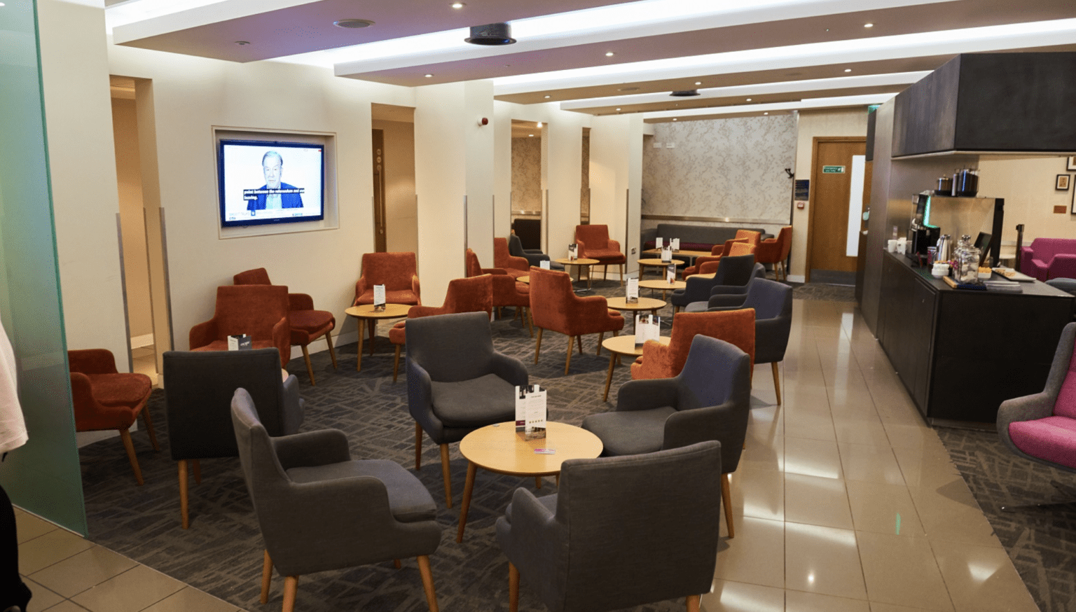 Escape Lounges Guide: (Cost and Locations) [2024] - UponArriving