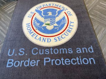 US Customs at the Airport: What You Need to Know [2022] - UponArriving