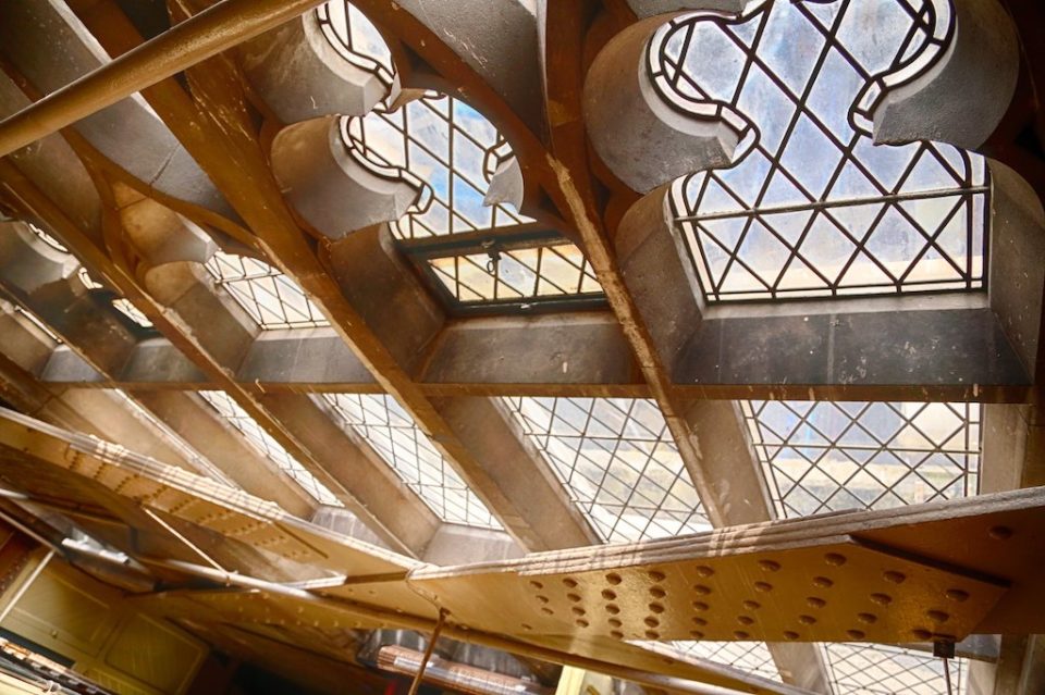 London's Newest Tourist Attraction: The Glass Floor at Tower Bridge ...