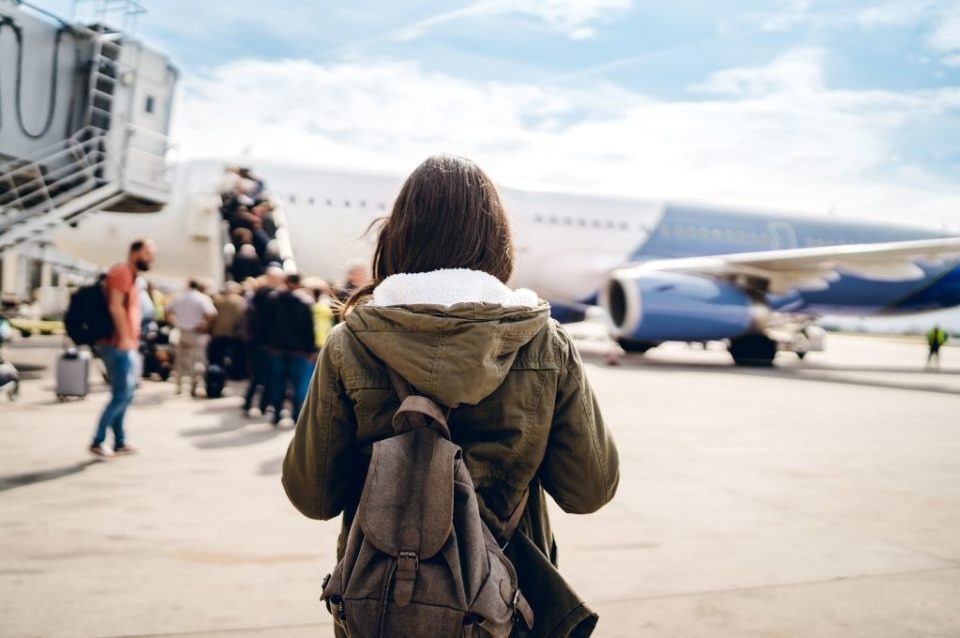 What’s a Personal Item on a Plane? (Backpacks, Duffle Bags) [2023 ...