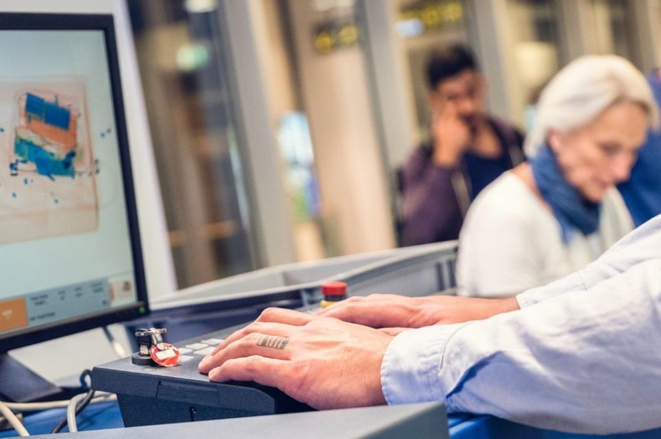 Can TSA Check Your Phone & Electronic Devices? What About CBP? [2023 ...