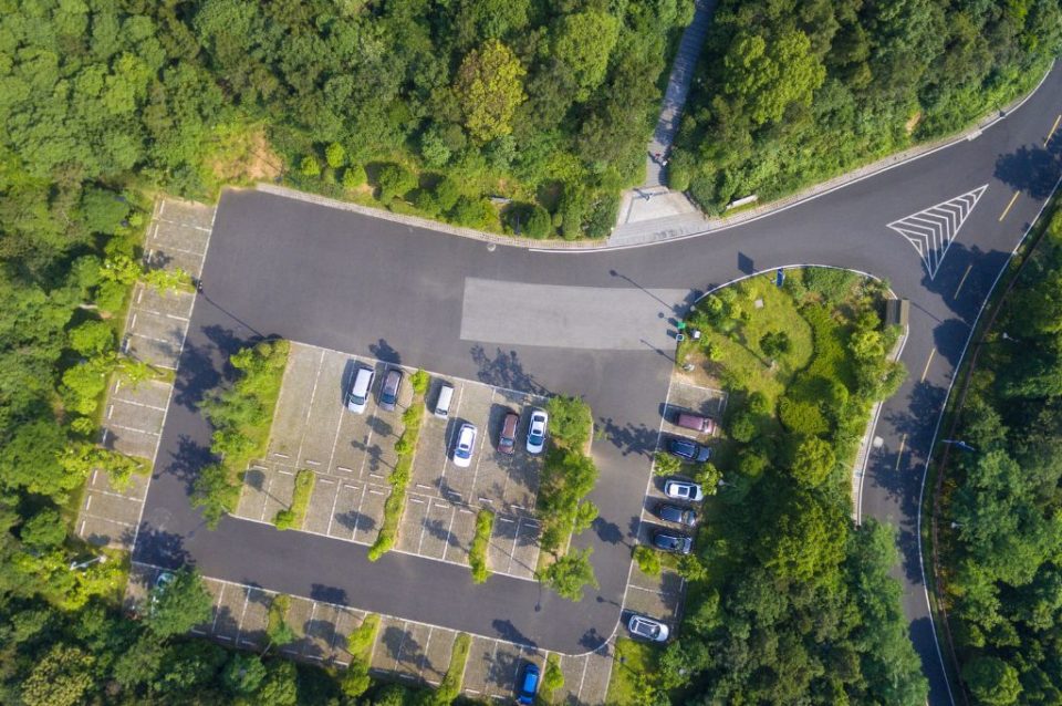 Cell Phone Waiting Lot Airport Guide: What You Need to Know [2022 ...