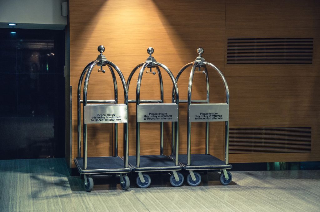 Want a Hotel to Store Your Luggage? Read This First - UponArriving