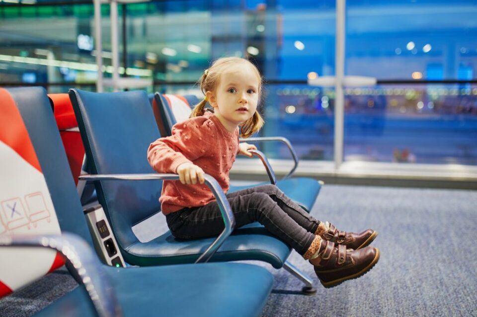 Unaccompanied Minor Policy Ultimate Guide [2023] - UponArriving