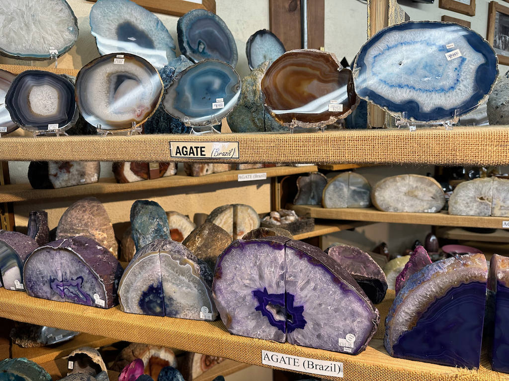 The Estes Park Rock Shops You MUST Visit When in Town - UponArriving