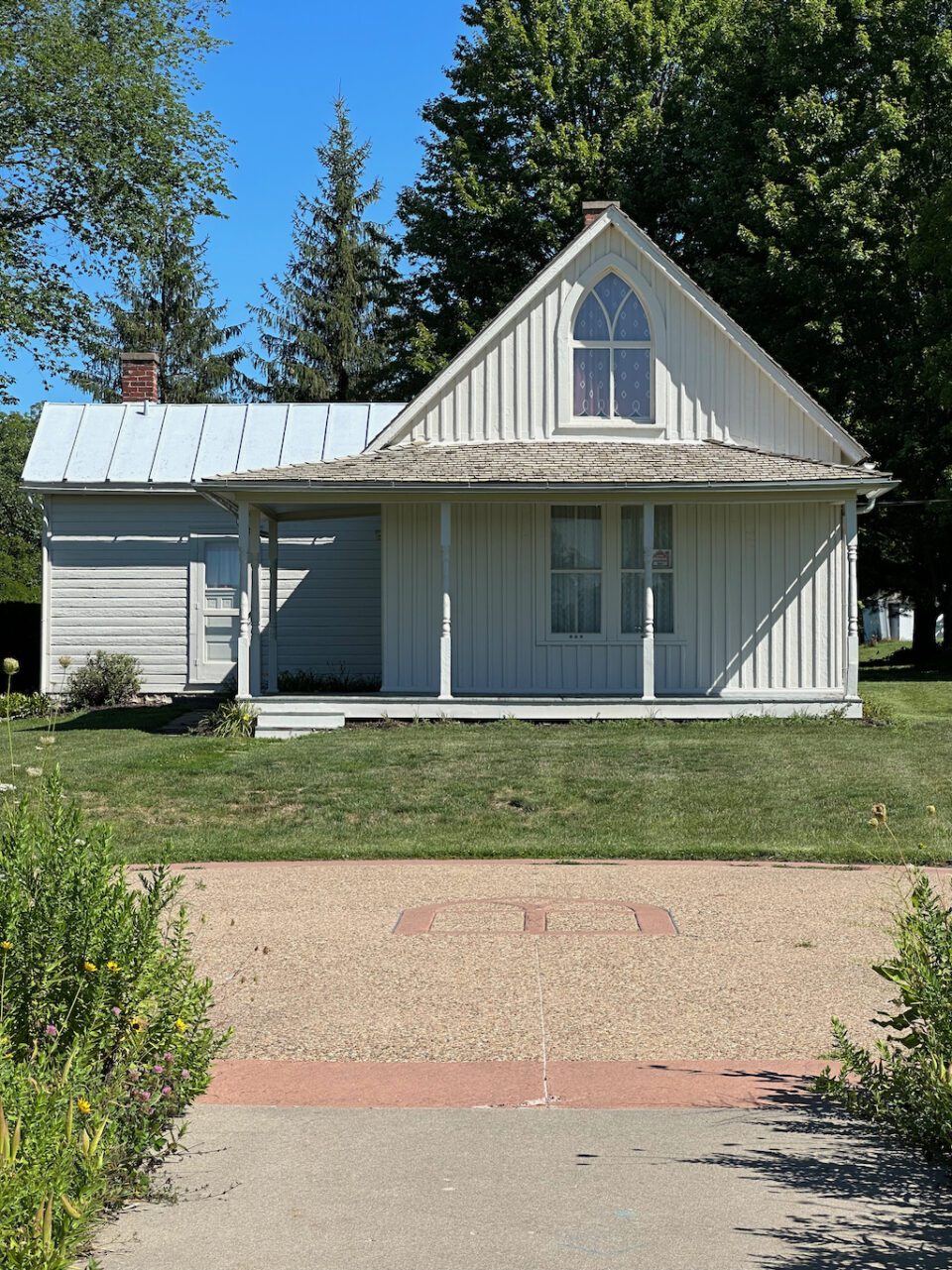 The American Gothic House: A Visit to the Second Most Famous House in ...