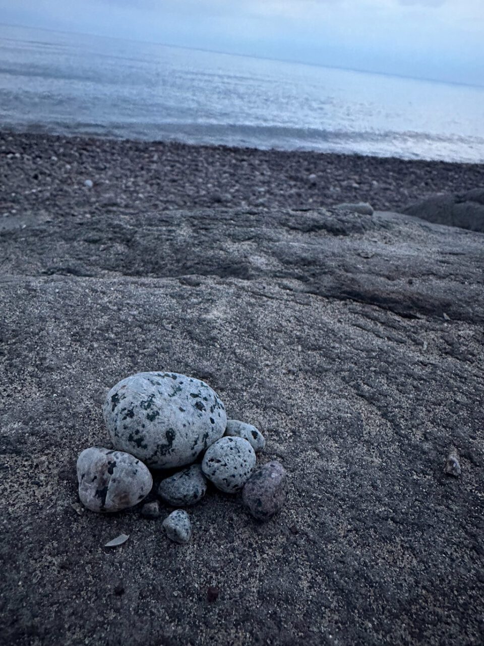 Yooperlite Hunting: A Guide to Finding Michigan's Glowing Rocks ...